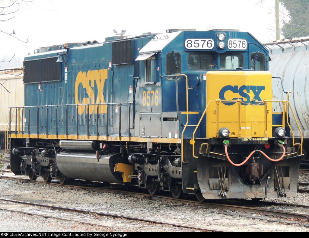 CSX 8576 / SD50-3